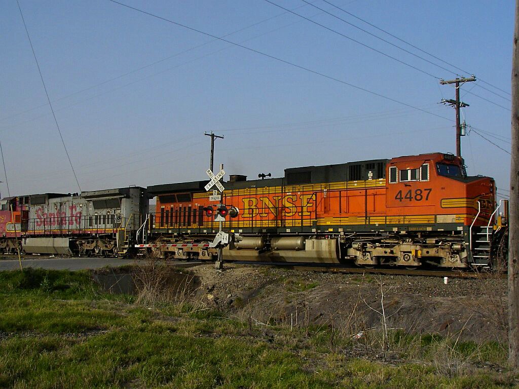 BNSF 4487